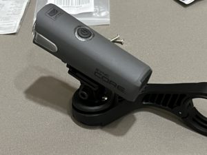 ガーミンの純正マウント下にライト(キャットアイ)やGoProを取り付ける2つの方法 | pplog cycle