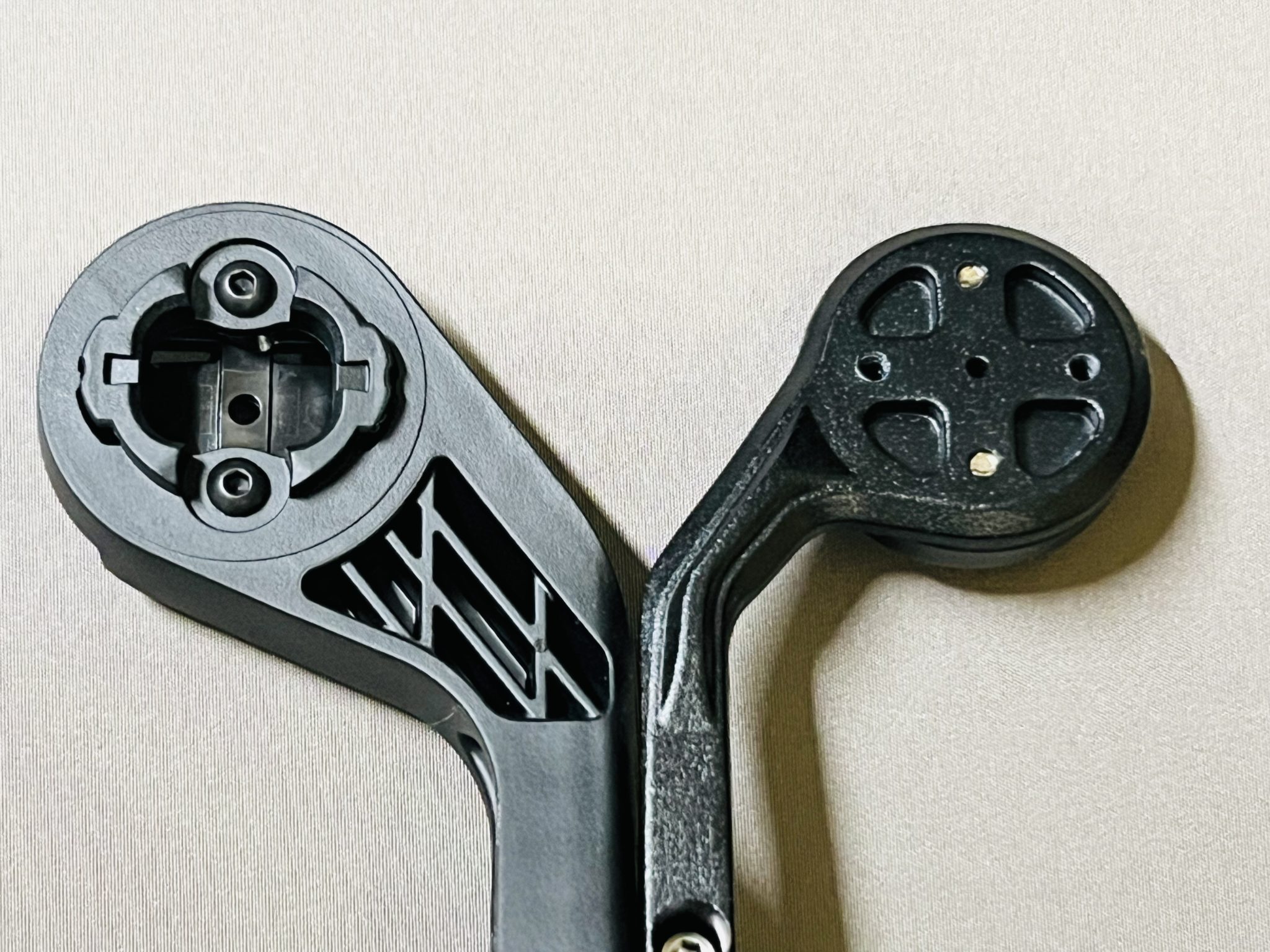 ガーミンの純正マウント下にライト(キャットアイ)やGoProを取り付ける2つの方法 | pplog cycle